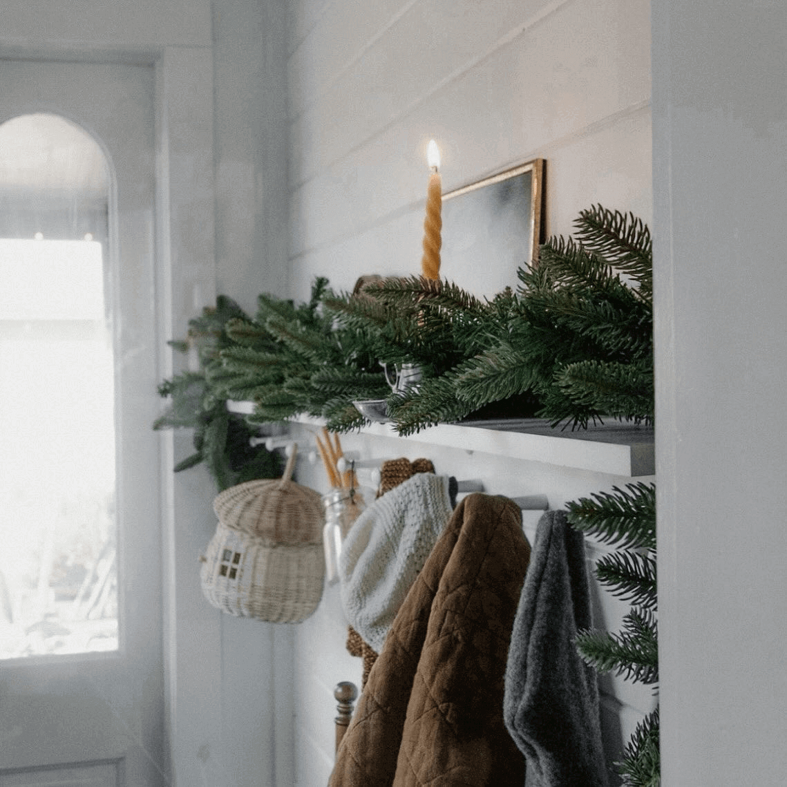 Christmas Decorating Ideas Foyer
